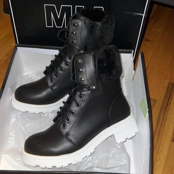MIA | Shoes | New Mia Womans Black Combat Winter Boots With Zipper And ...